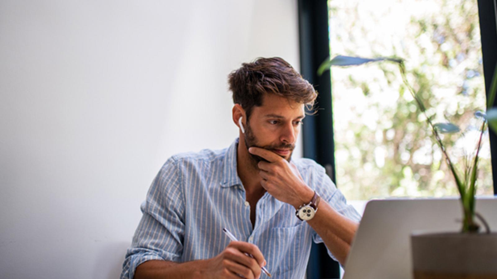 Side Hustles: How To Build Your Own Website | SL.Man